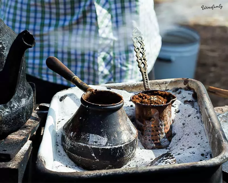 Kaffe - fra røde bær til sort guld